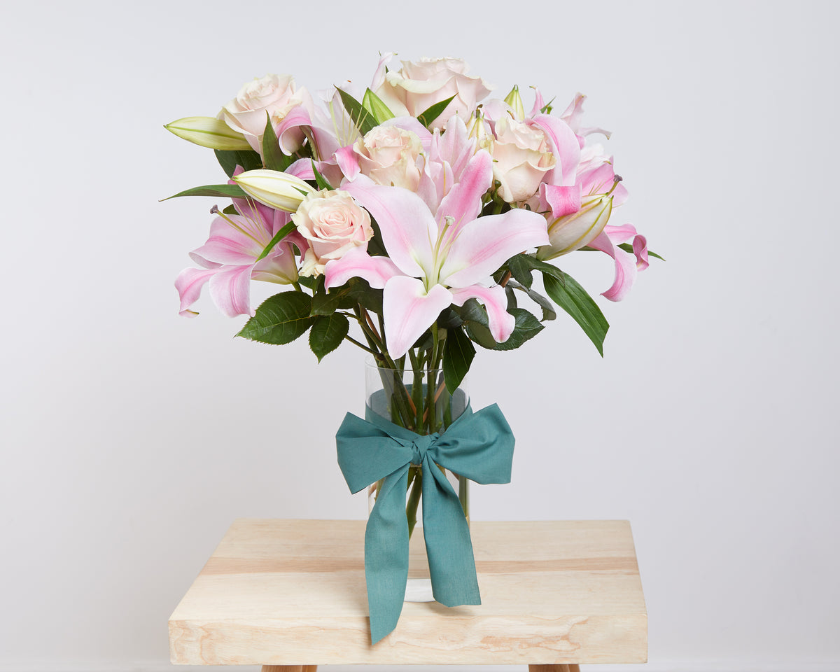 Luxury Scented Pink Rose & Lilies